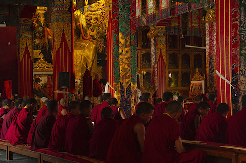 Tukdam - Between Worlds | Rokumentti